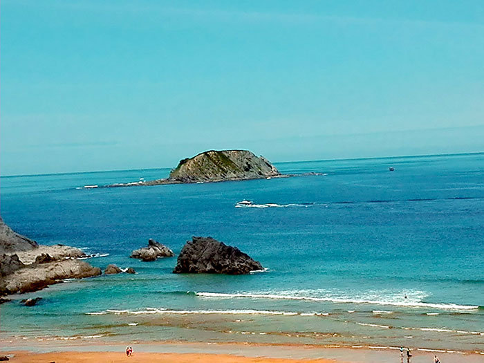 La isla de Izaro en el horizonte – Tus fotos del tiempo
